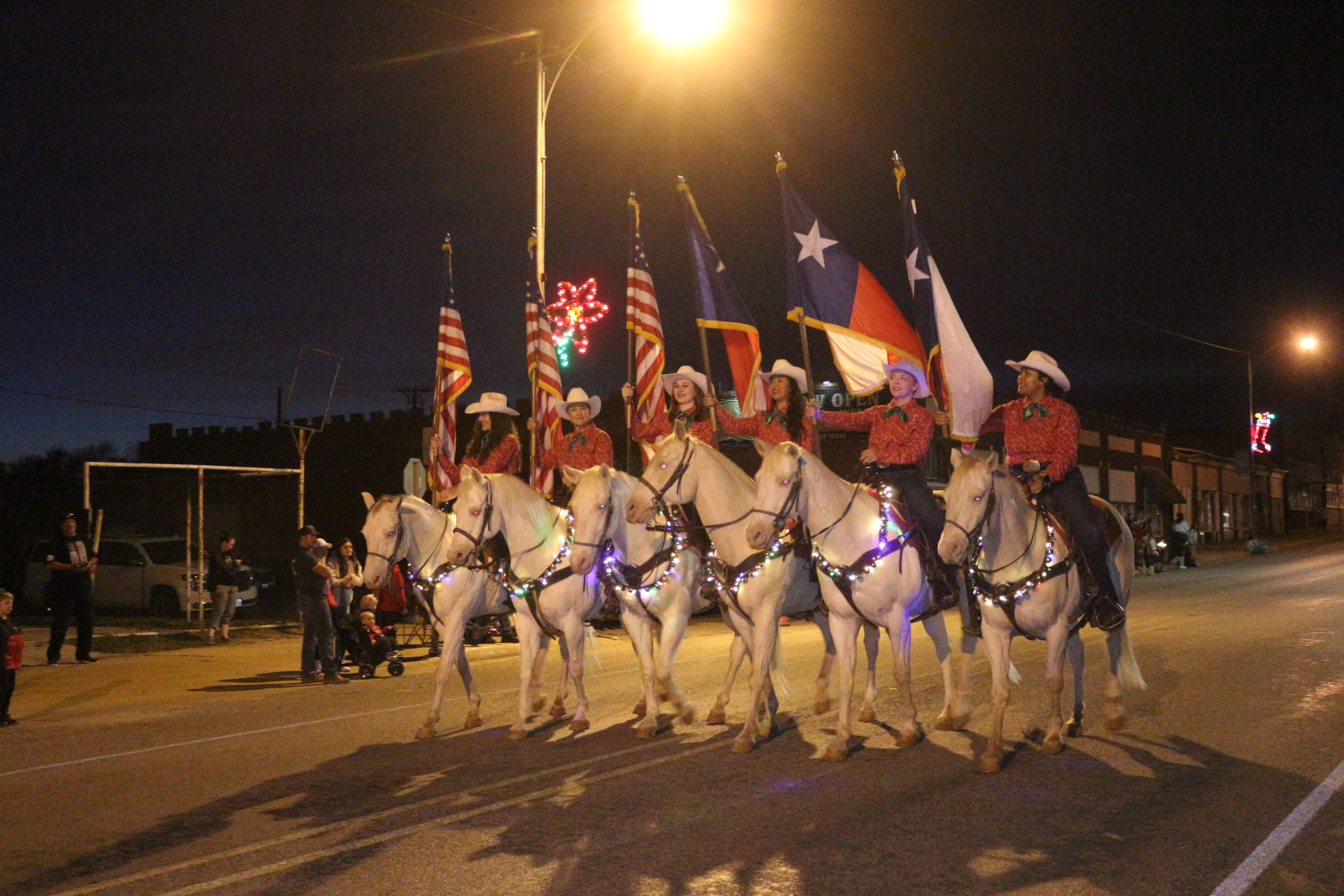 Video: Ranger Christmas Parade 2022 - Microplex News